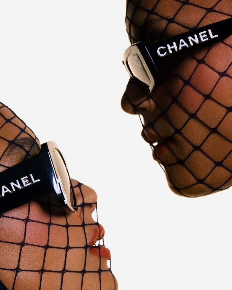 Sistersjanssen in Chanel – ZIZI